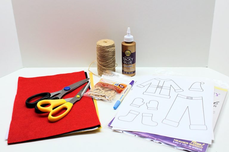 DIY Santa’s Clothesline Garland (with Free Template!) - The Craft-at ...