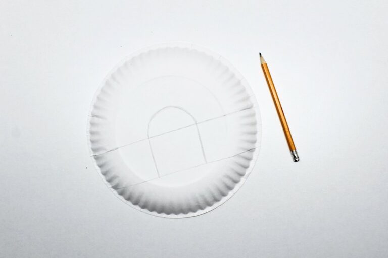 Paper Plate Rainbow - The Craft-at-Home Family