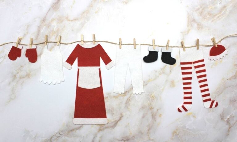 DIY Santa’s Clothesline Garland (with Free Template!) - The Craft-at ...