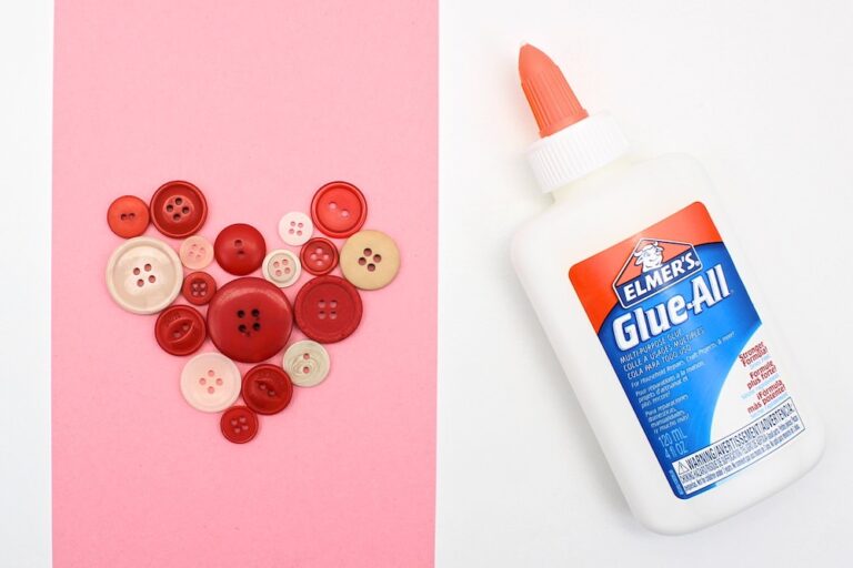 DIY Button Cards (for Mom or Valentine's Day!) - The Craft-at-Home Family