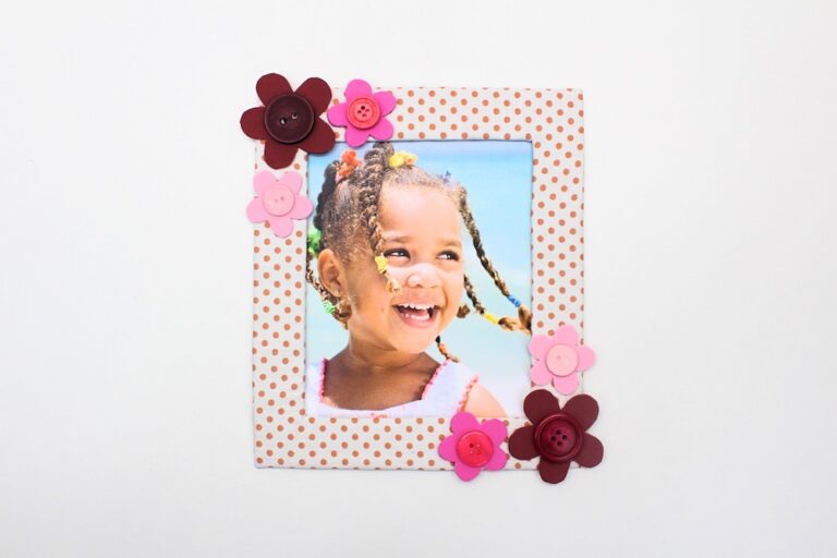 DIY Flower Picture Frame for Kids (Easy Mother’s Day Gift Idea!) - The ...